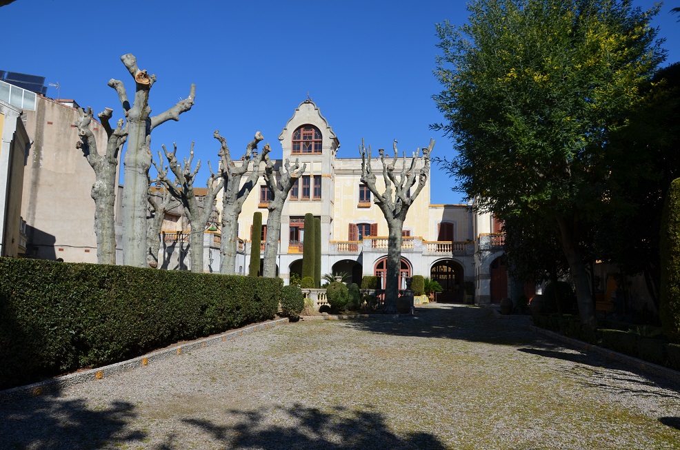 Modernisme d'estiueig a Cardedeu ~ km369 | Viatges, rutes i llocs a ...