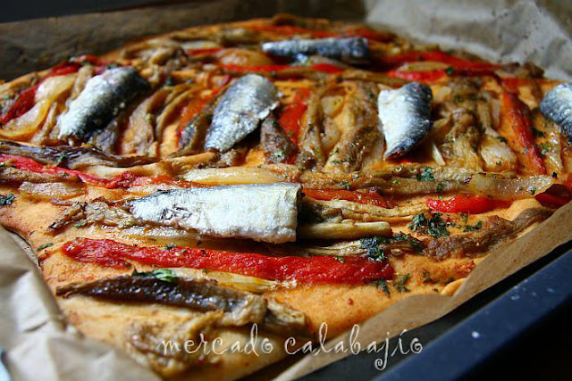 Coca de Recapte, el bocado exquisito de pan y verduras | Mercado Calabajío