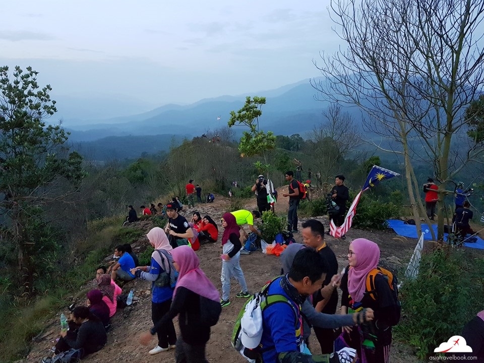 趁週末登Bukit Senaling，有日出还有云海哦！