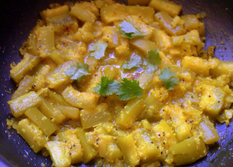 Harsha's Kitchenette: Dudhi / Bottle gouard / Lauki Sabji