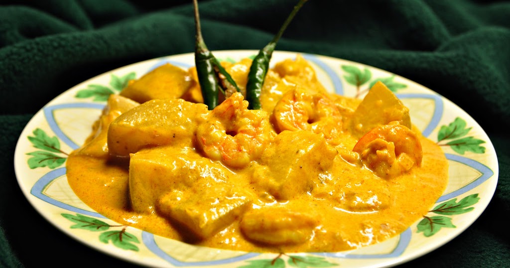 Dudhi and Shrimp Caldine