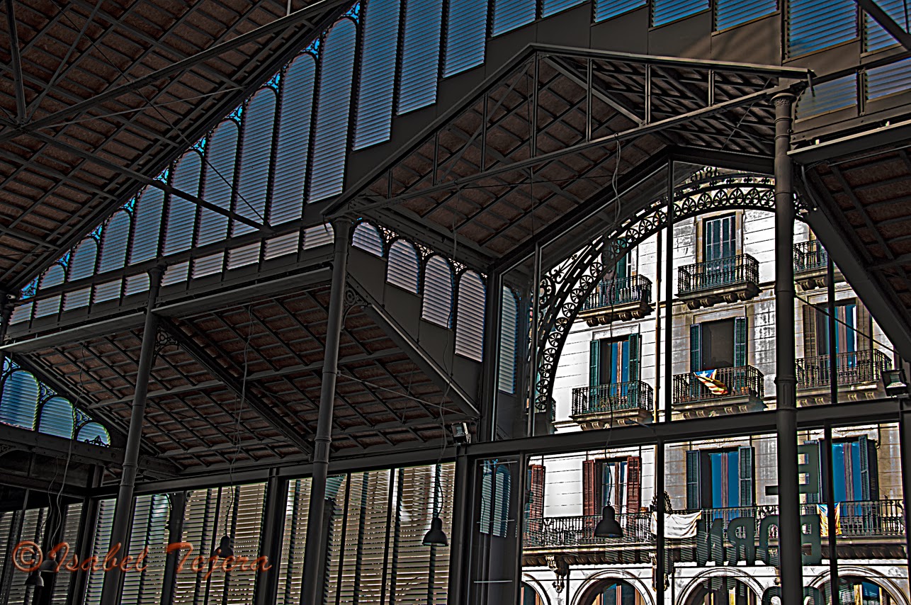 ESCAPANDO DE LA MAGIA: EL MERCADO DEL BORN DE BARCELONA
