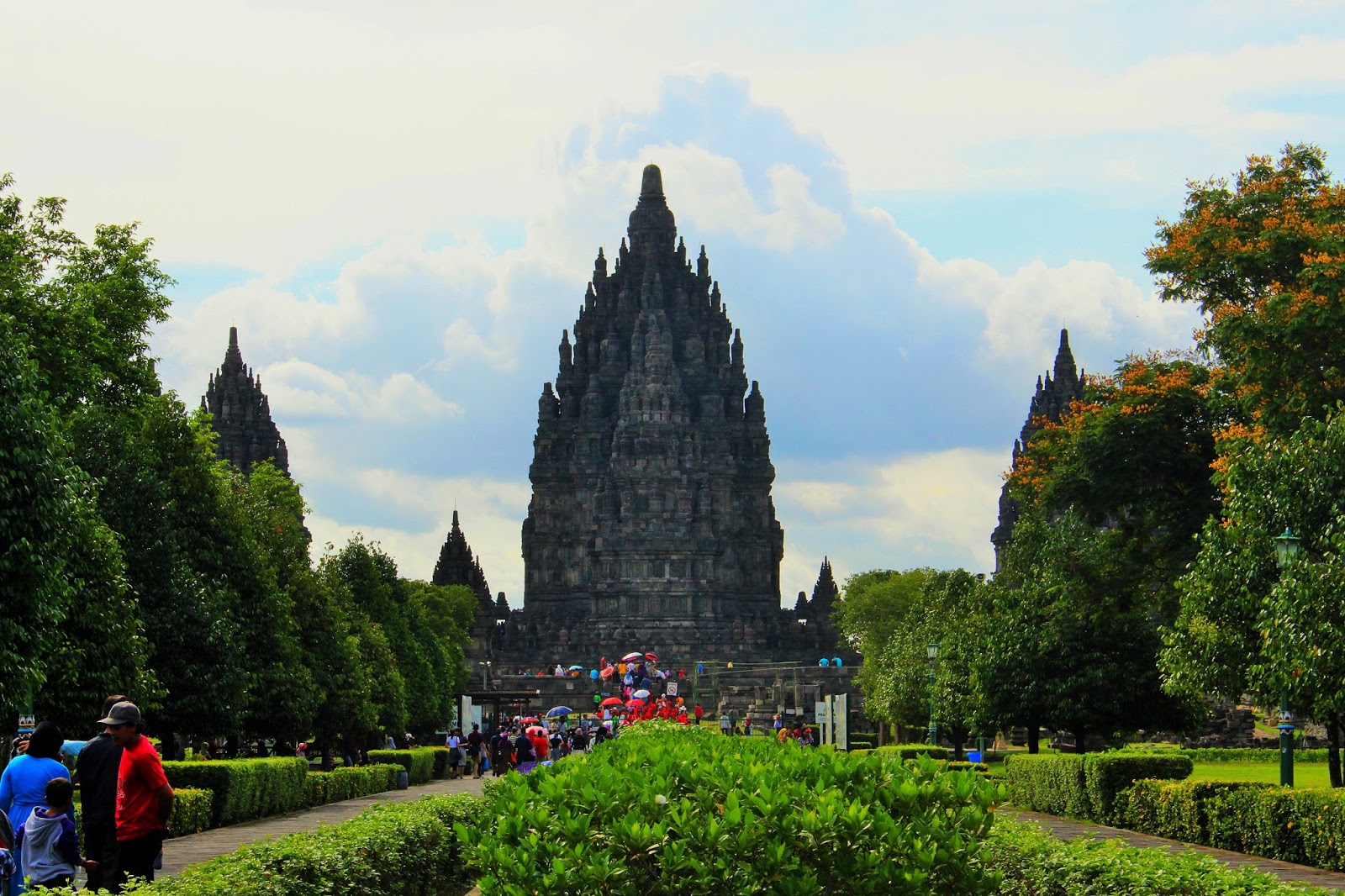 Candi Prambanan Wisata Jogja Yang Indah - WEB | LOVEHEAVEN 07