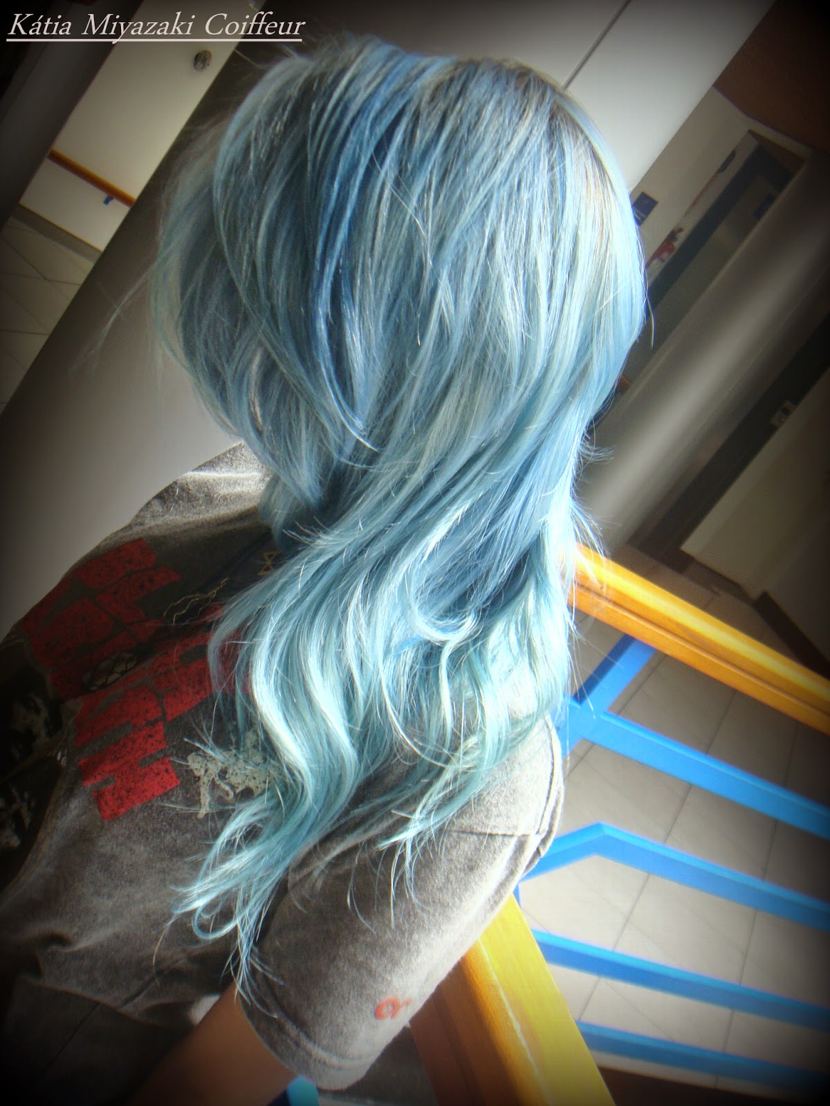 Katia Miyazaki Coiffeur: Platinadas - cabelo Azul - Coloração Azul ...