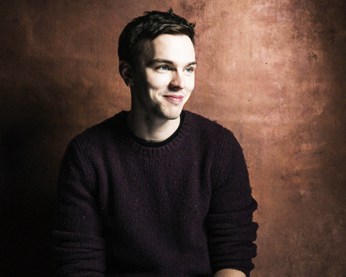 Nicholas Hoult Türkiye: Nicholas, 'Sand Castle' Filminde Oynayacak