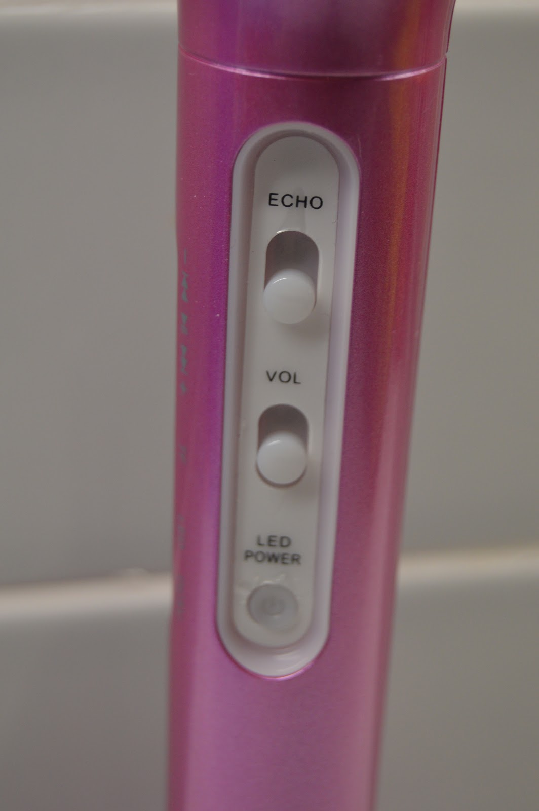 Playdays and Runways: Review - Mi Mic