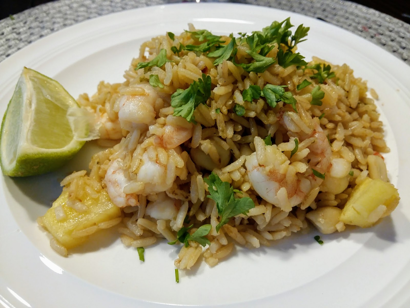 Rakt på smak med Camilla : Stekt ris med räkor och ananas