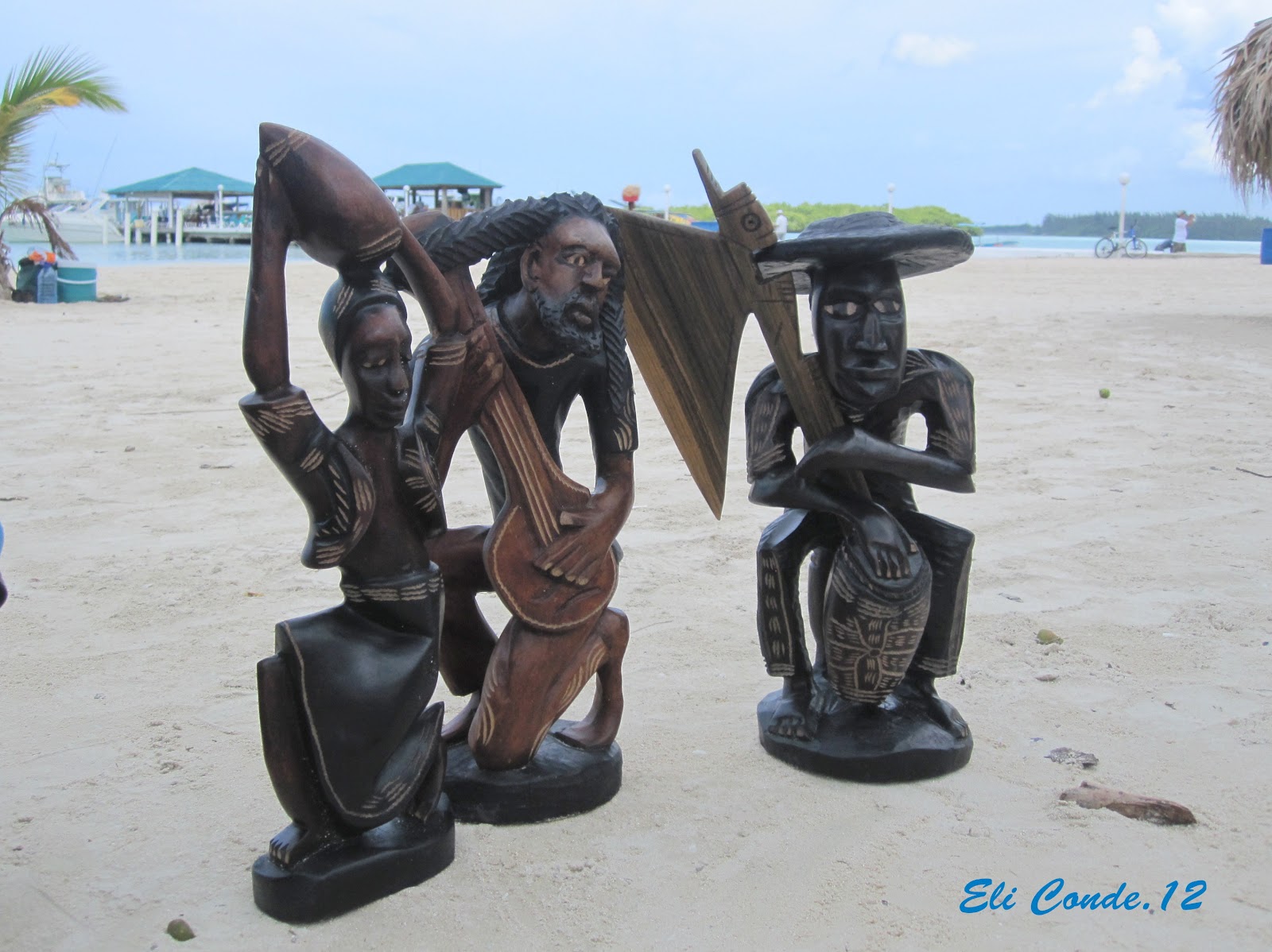 Con ojos curiosos en Rep.Dominicana: Colgantes con figura taina para la ...