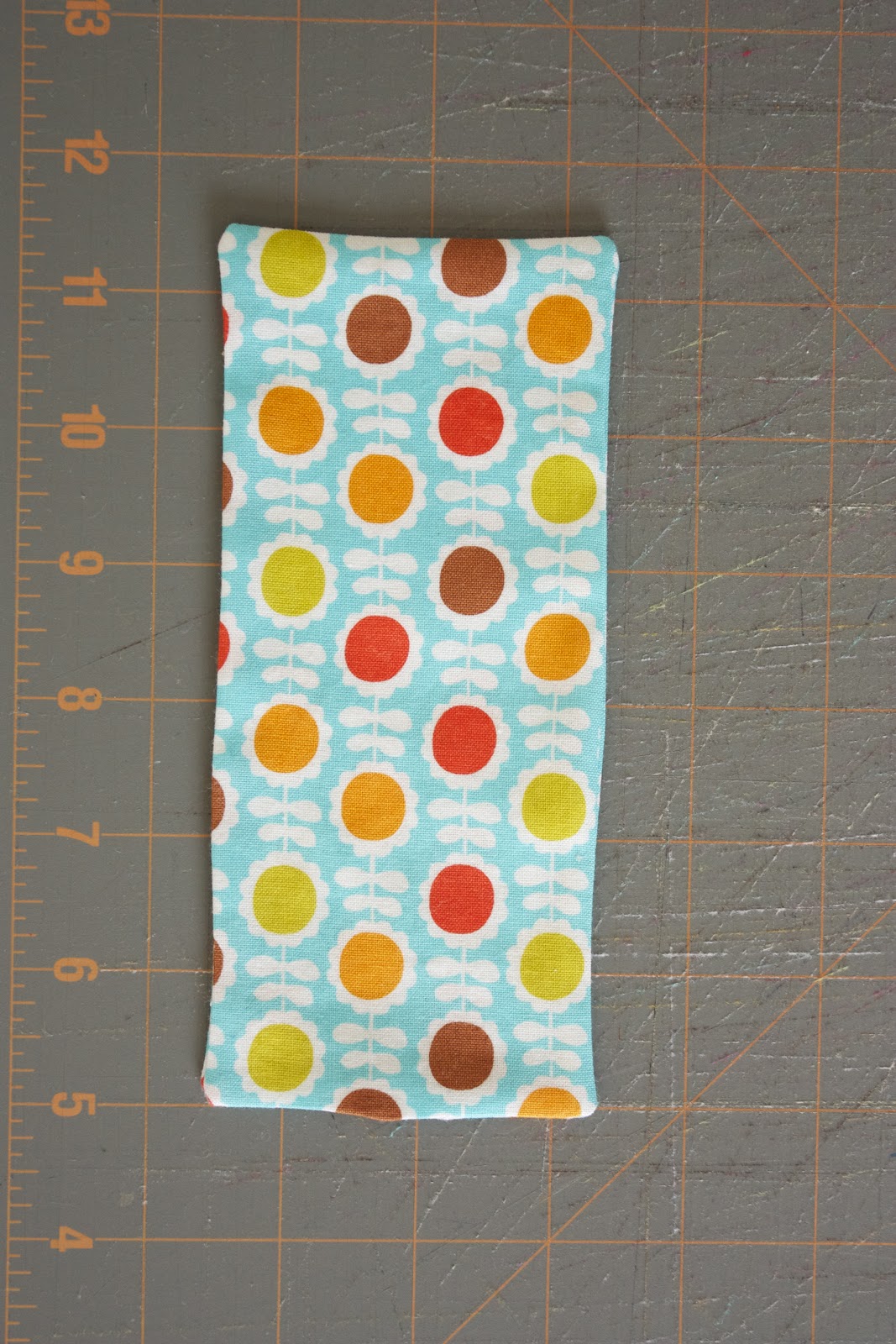 Zaaberry: TUTORIAL: Fabric Bookmark with Pocket