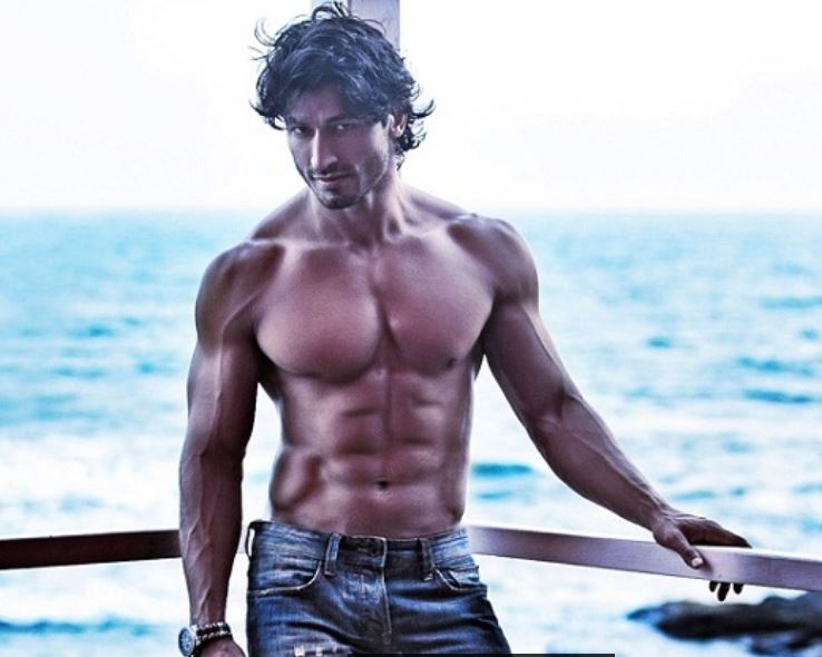 Top 10 Bollywood Actors With Amazing Body - TOP INDIA TEN