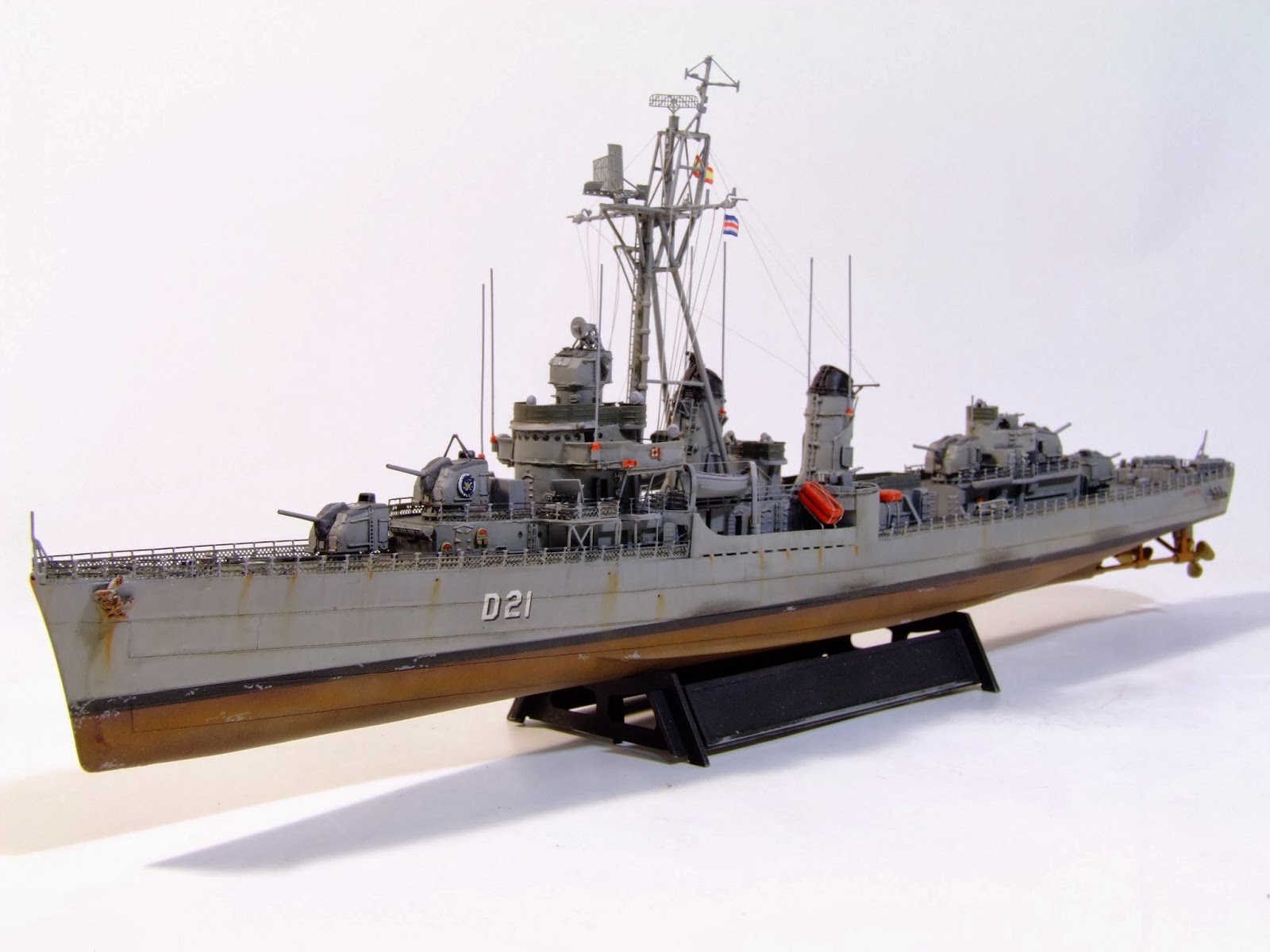 A H R Modelismo: D-21 LEPANTO (1974)