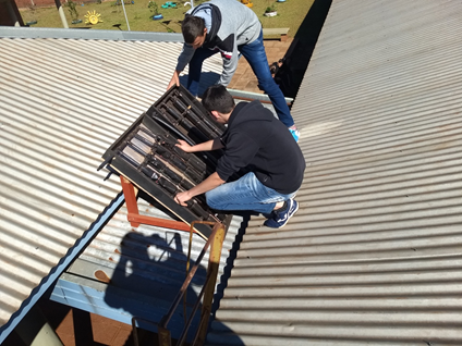 Calefón Solar "Materiales Reutilizados": Calefón solar Casero