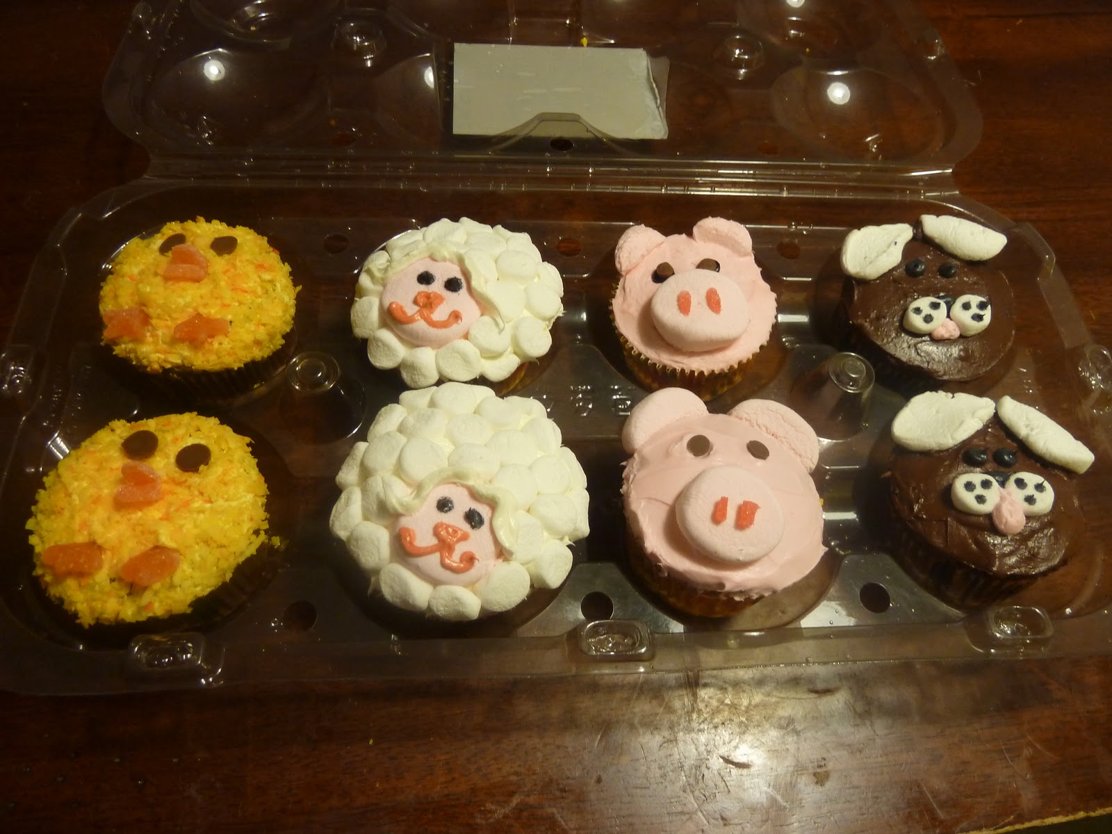 The Crafts Corner: Farm Animal Cupcakes