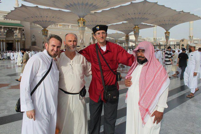 Senad Hadzic walked 6000 k.m for Hajj | Islamic Photo Bank