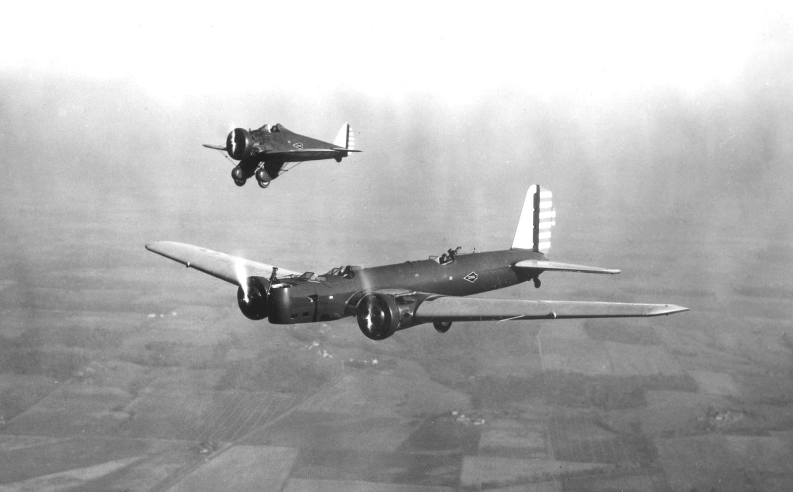 Blog de las Fuerzas de Defensa de la República Argentina: Bombardero ...