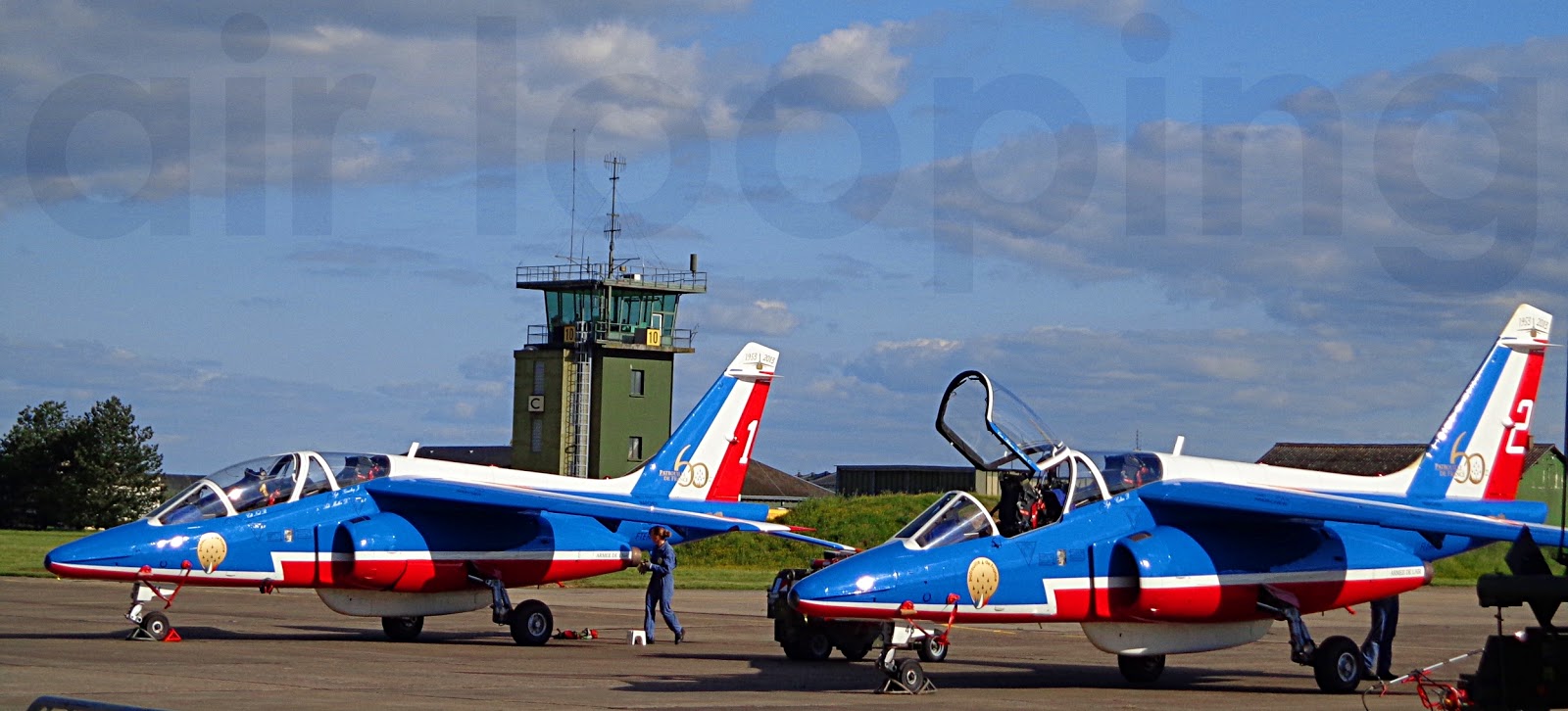 air looping: Alphajet de La Patrouille de France au Meeting de Châteaudun
