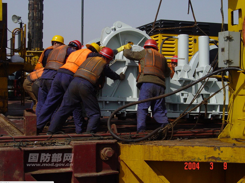 China Defense Blog: Introducing the PLA naval underwater demolition team