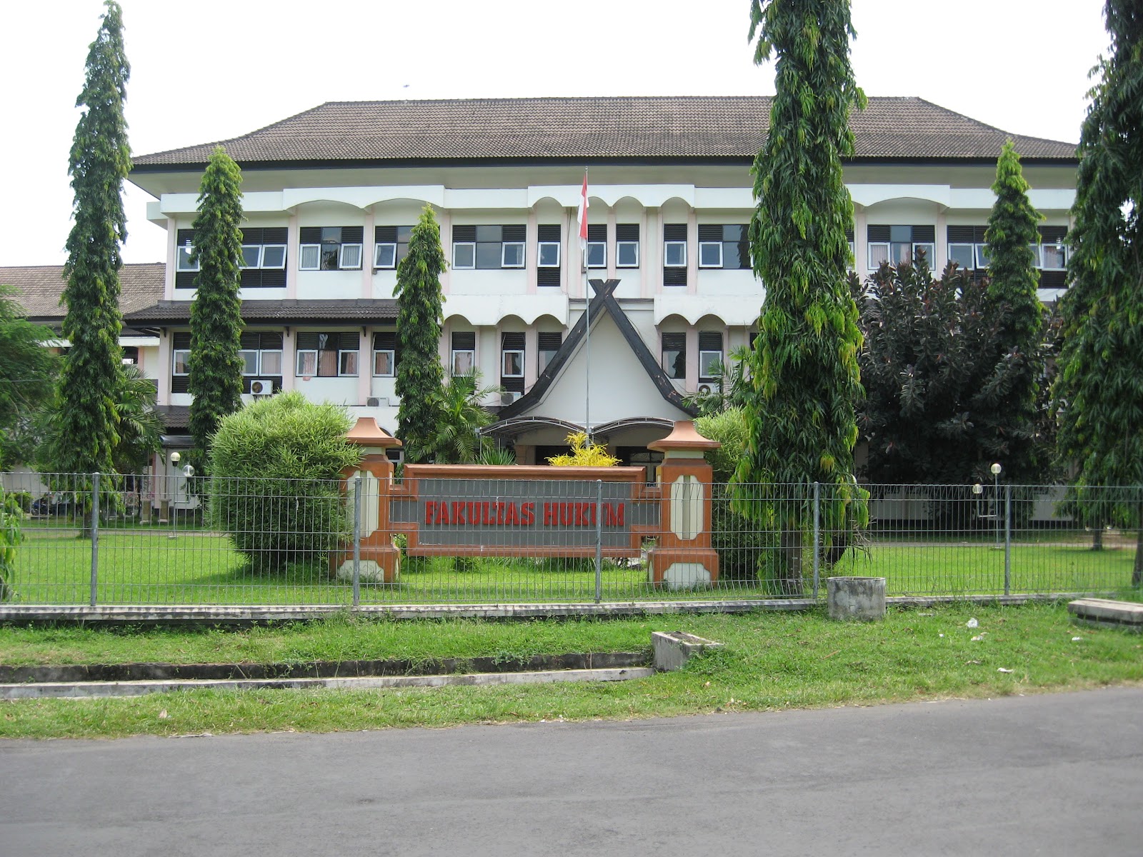 FAKULTAS HUKUM UNRAM
