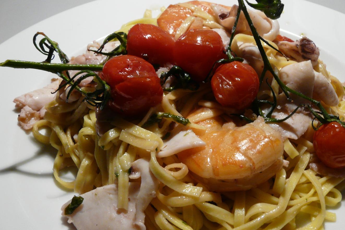 Kulinarische Welten zu Fisch- und Meeresfrucht: Pasta mit Garnelen und ...