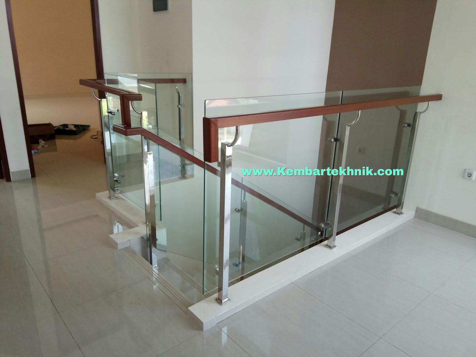 Railling dan Balkon Stainless - Contoh Gambar Relling Kaca Tempered