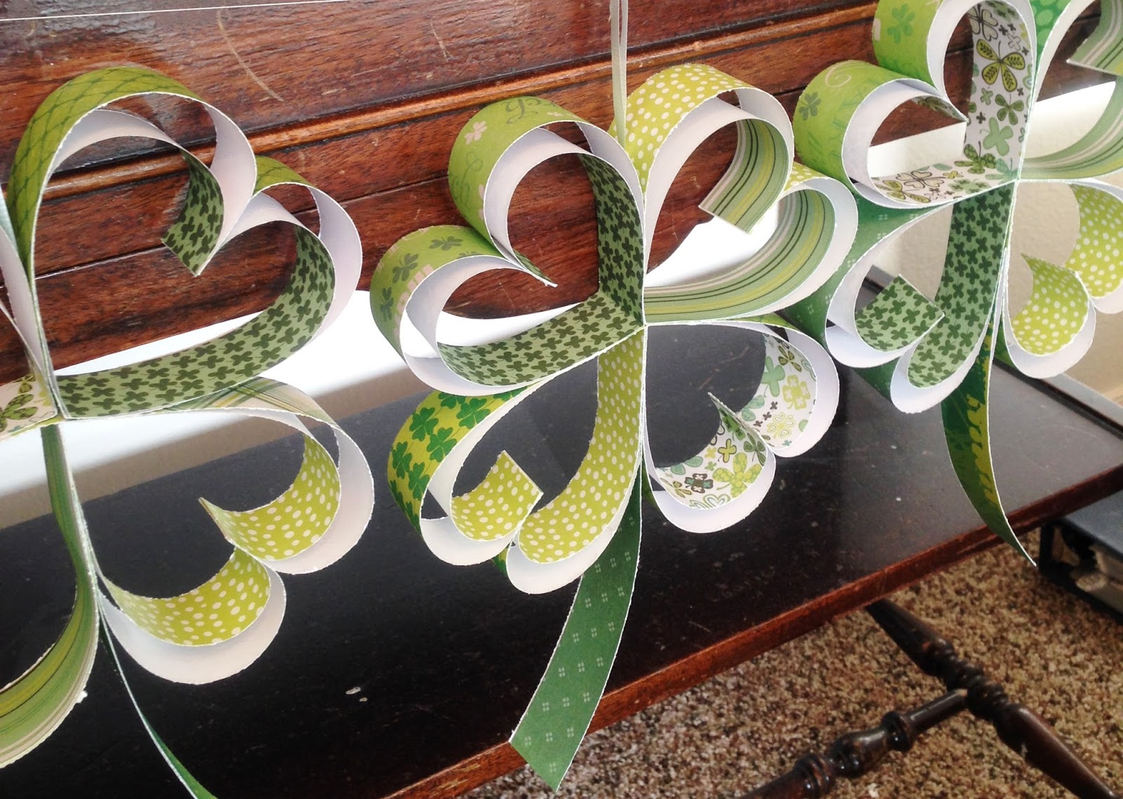 Mollie's Motif: Decorate To Celebrate - Shamrock Garland