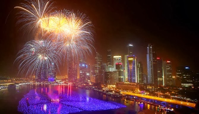 Keindahan Foto Kembang Api Malam Tahun Baru