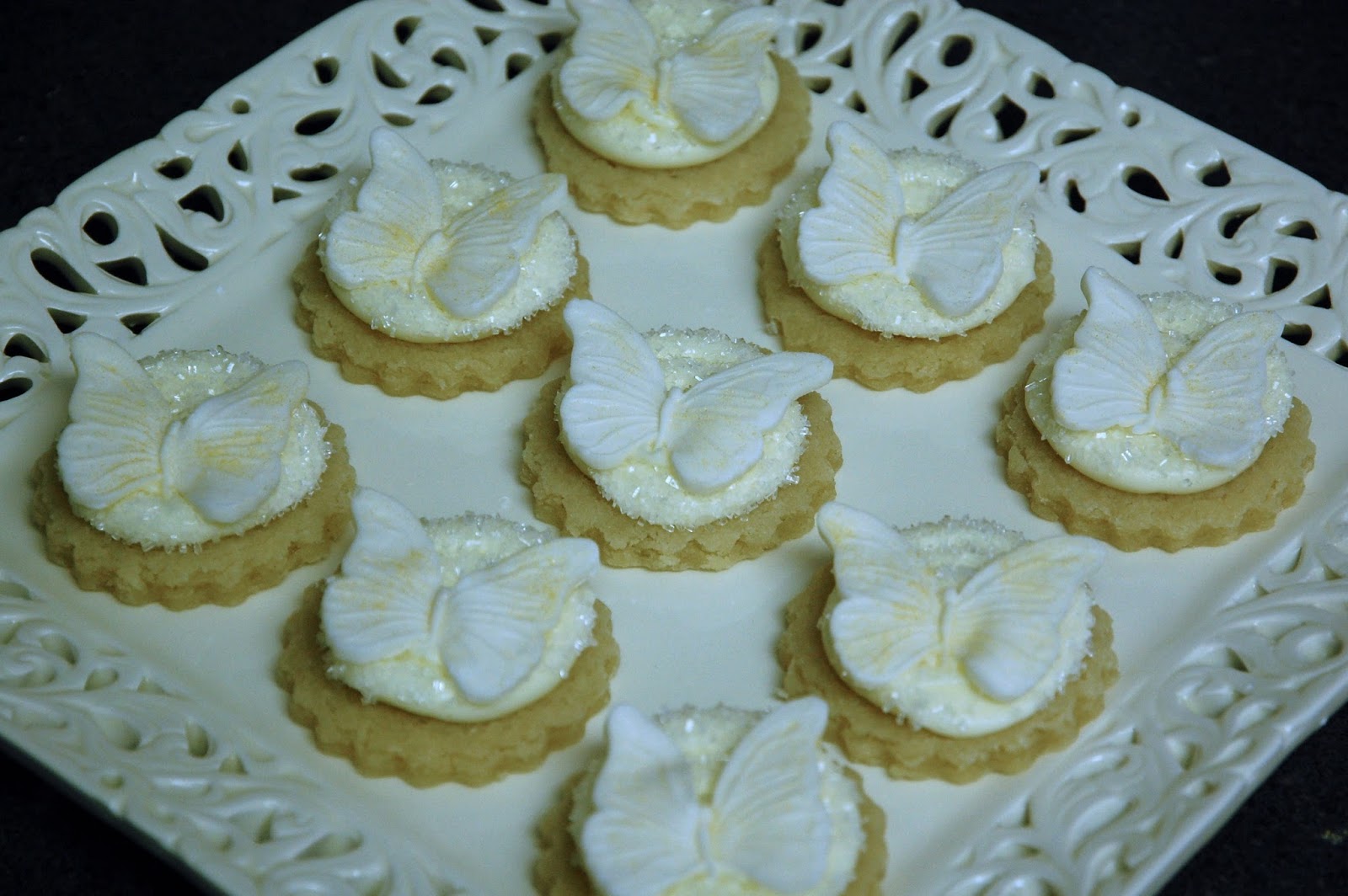 The Sweet, The Sassy and The Blur: How to Make Buttercream Butterfly ...
