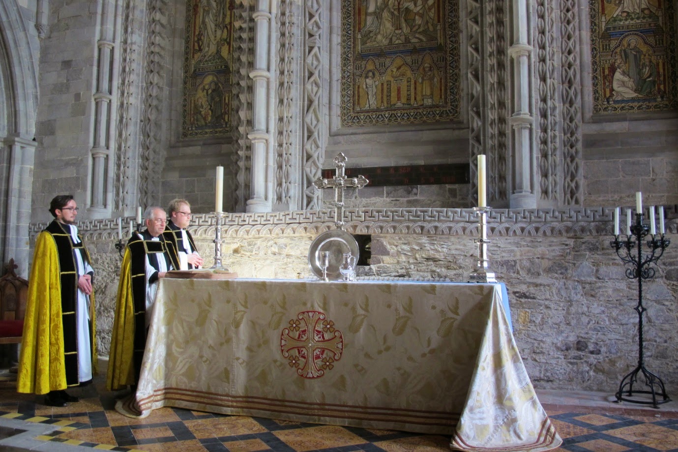 The Rad Trad: Laudism: Visual Reform