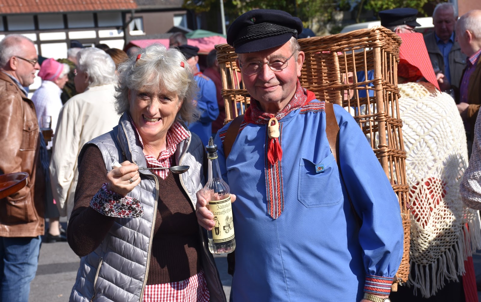 Elte: Bald ist es soweit - der historische Kartoffelmarkt in Elte ...
