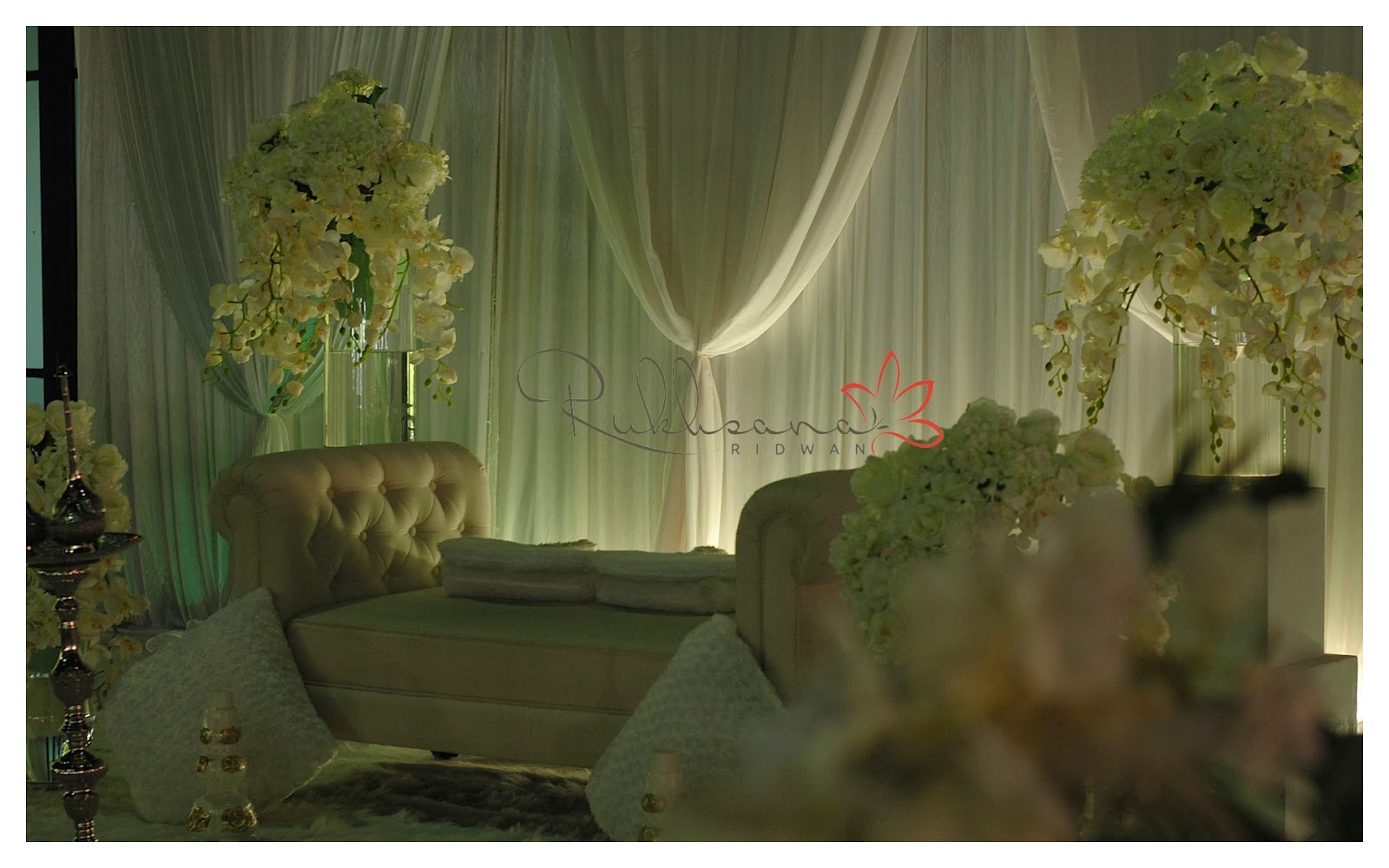 Rukhsana Ridwan: Pelamin All White ~ Rafeda & Fuad
