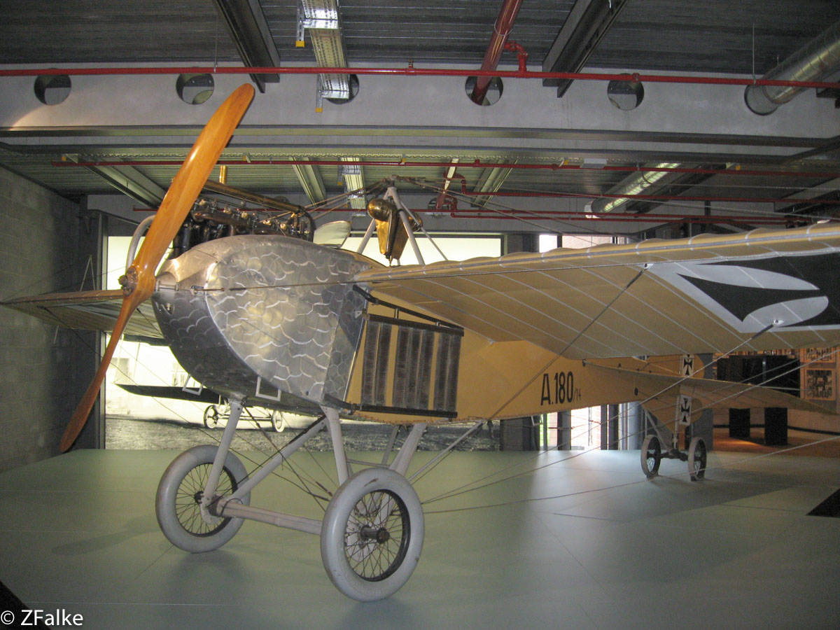 Me gustan los aviones: Taube