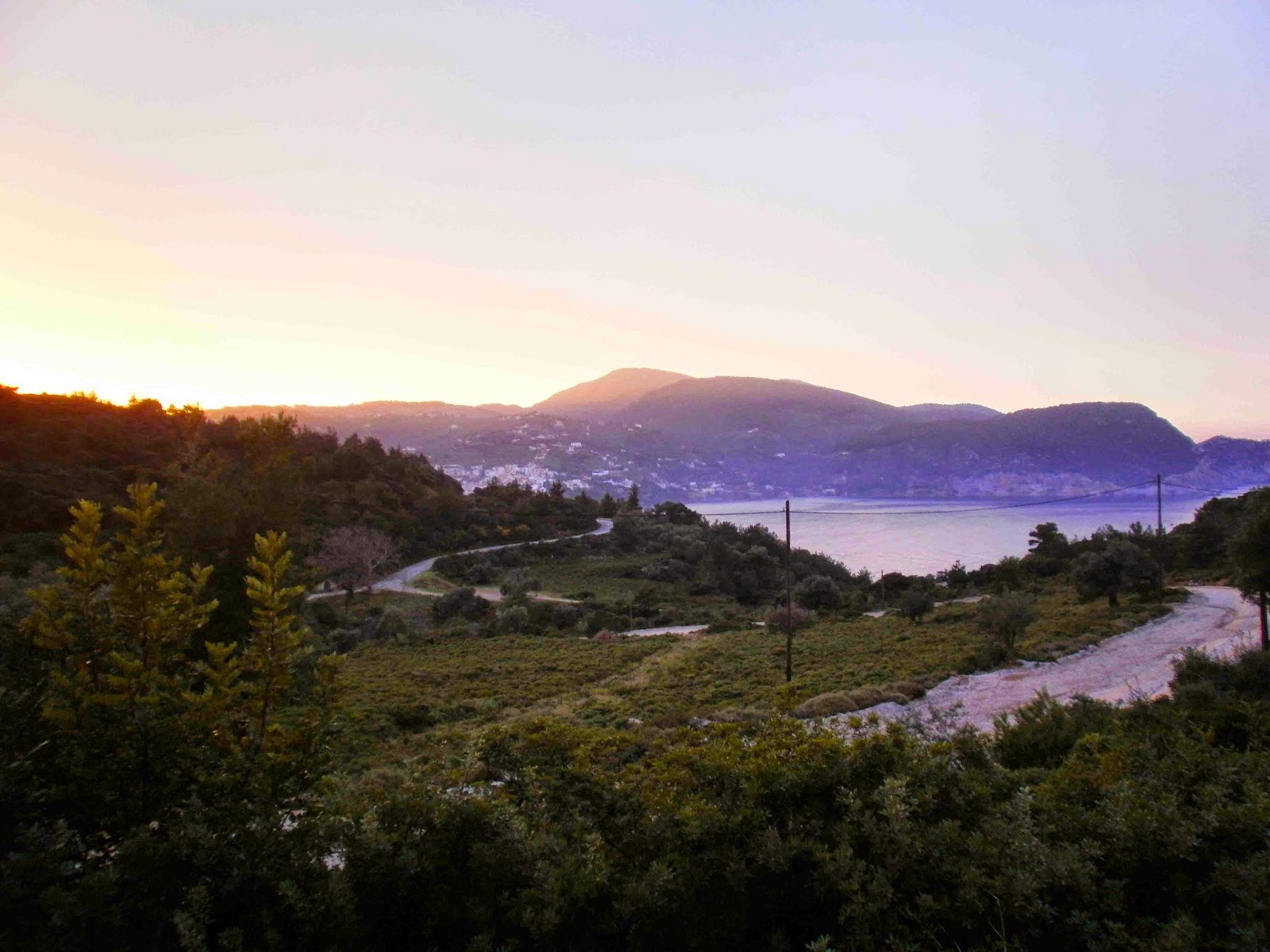Έμπνευση και Δημιουργία: Δεκέμβρης στη Σκόπελο...
