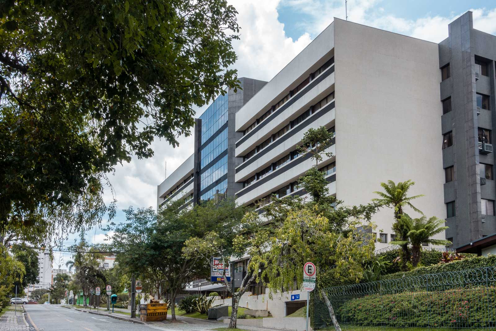 Fotografando Curitiba: Edifício MAB - Centro Médico