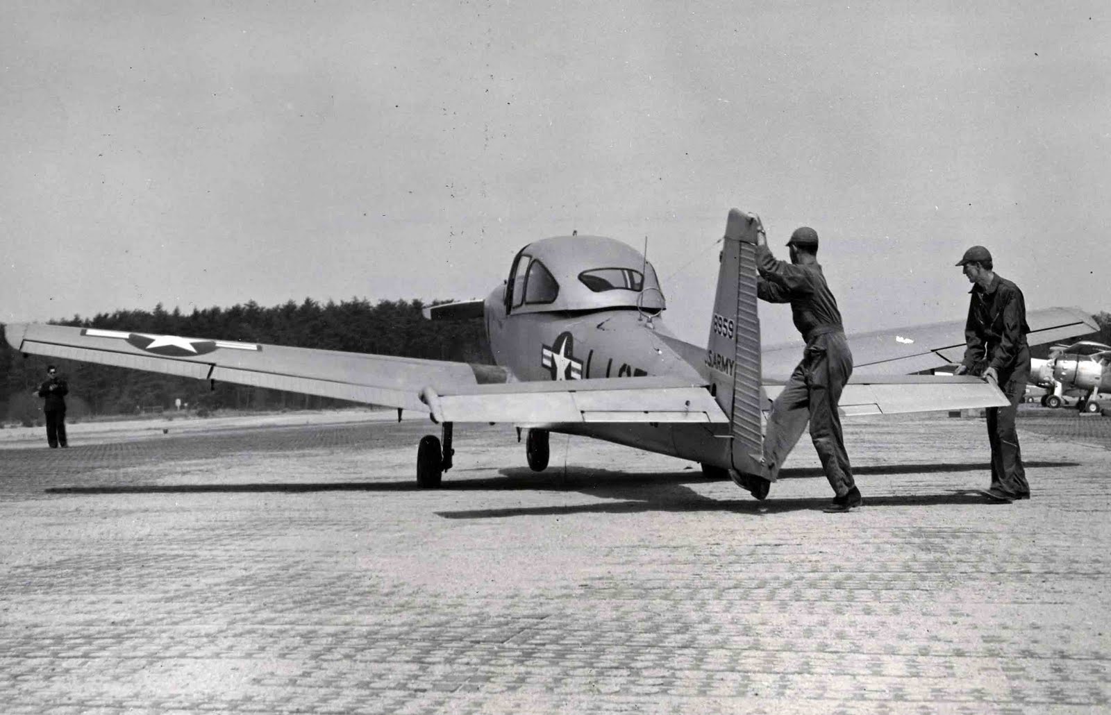 nhungdoicanh: North American / Ryan Navion