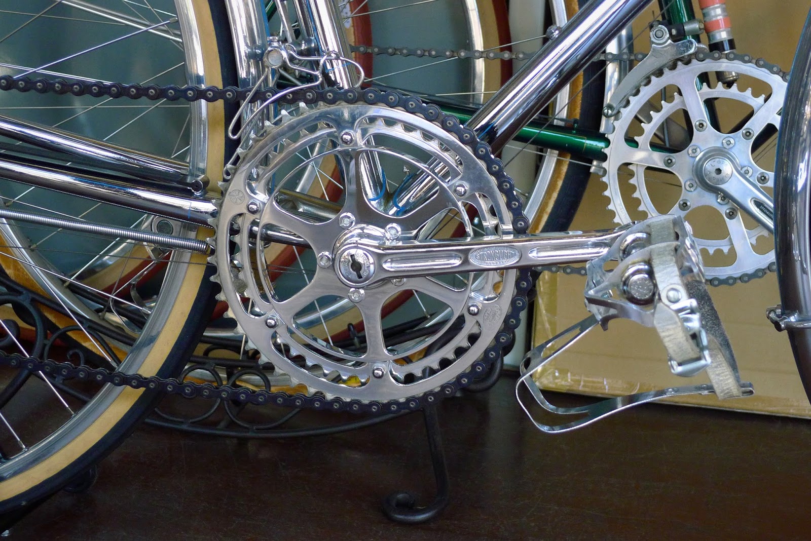 Kinki Cycle: Alex Singer Constructeur At Grand Bois