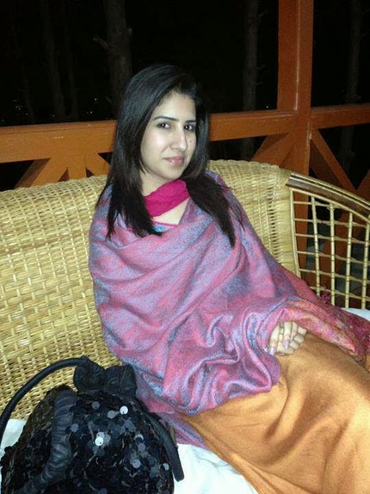 Absa Komal | MangoMag