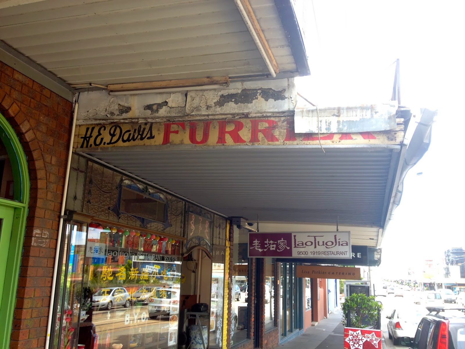 Finding the radio book: A big collection of Melbourne ghost signs ...