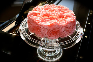 BeNi Cakes: Rose Cake #2 (and BeNi's Special of the Month!)
