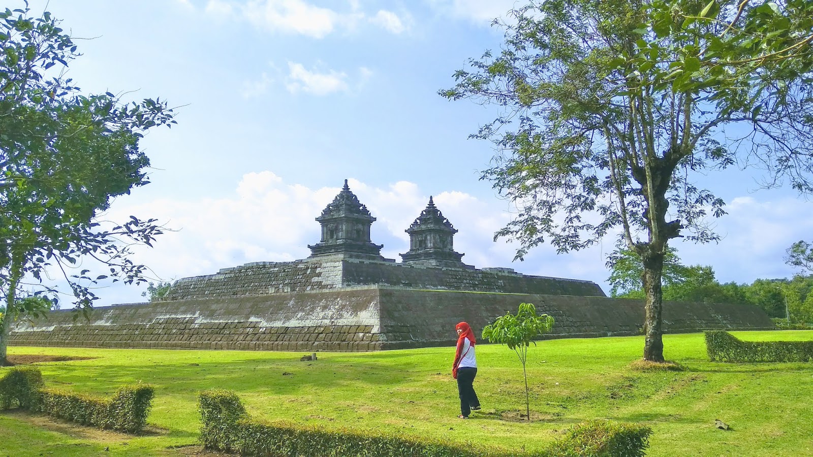 5 Alasan Mengapa Kamu Harus Main-main ke Candi Barong ~ Ananta FP