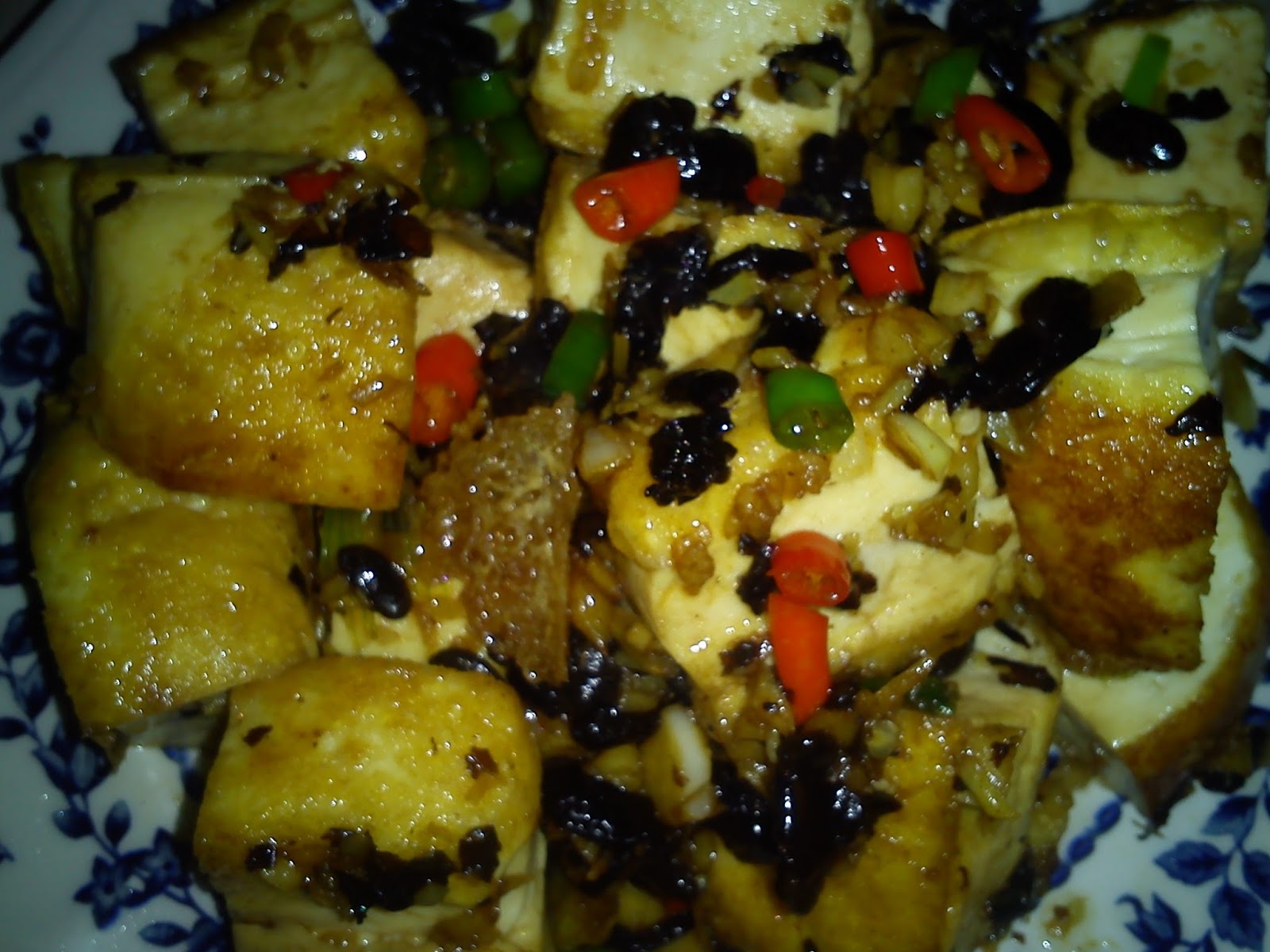 Cooking Pleasure: FRIED TAUKWA WITH TAU SEE