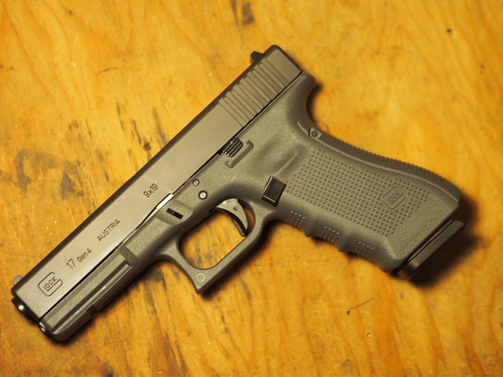 Mister Donut's Firearms Blog: Glock 17 G4 in Stealth Grey thanks to ...