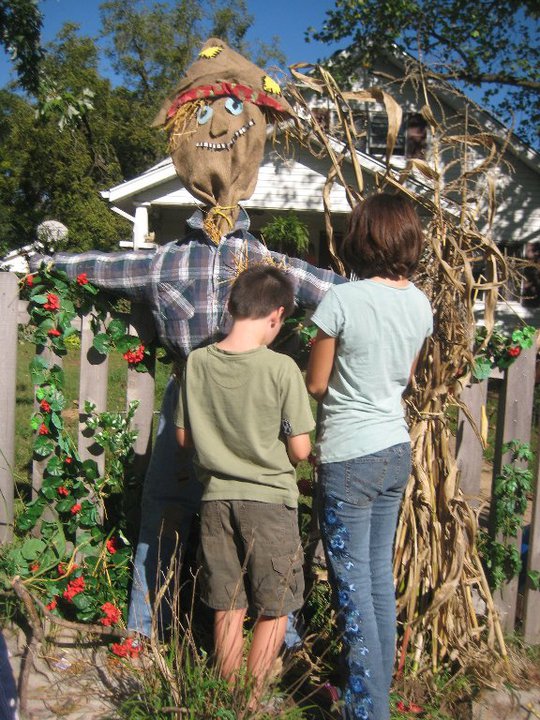 Busy Kids: Making A Scarecrow: Fall Family Project