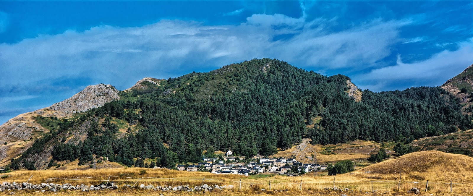 FOTOGRAFIA Y FILATELIA II: PIEDRAFITA DE BABIA, LEÓN.