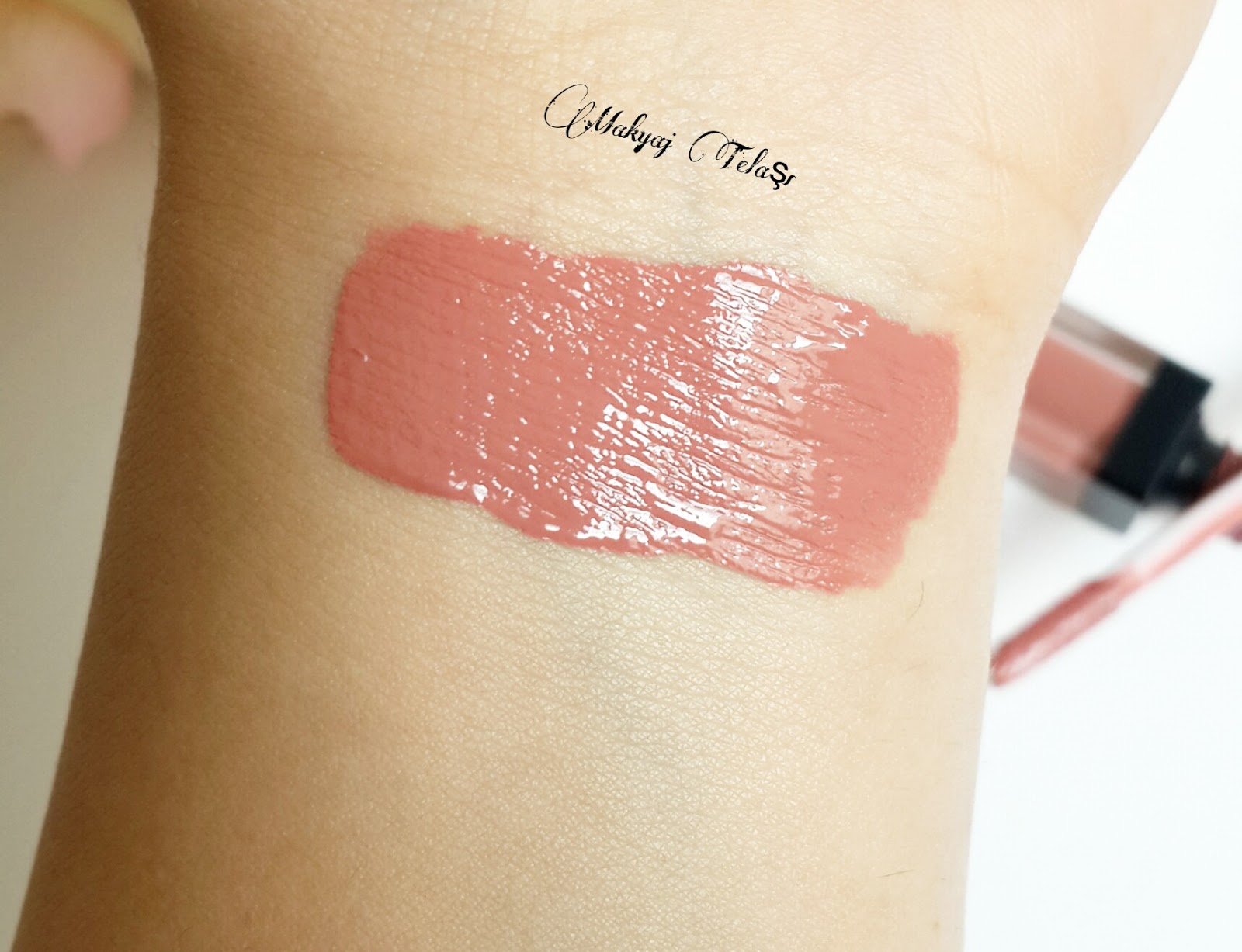 SLEEK MATTE ME BİRTHDAY SUİT RUJ İNCELEMESİ Selinayslife