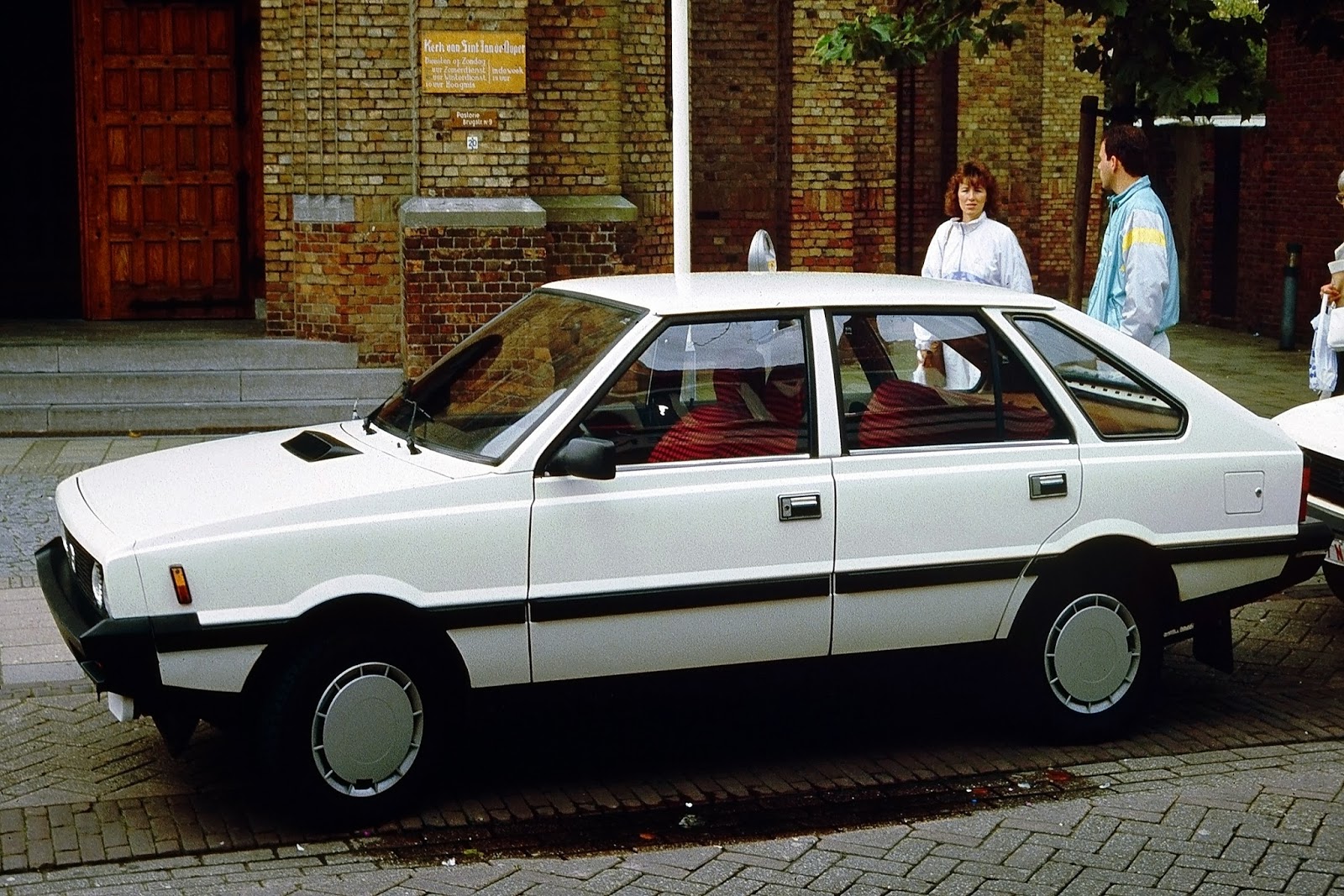 Curiosités automobiles et voitures de collection: La FSO Polonez, la ...