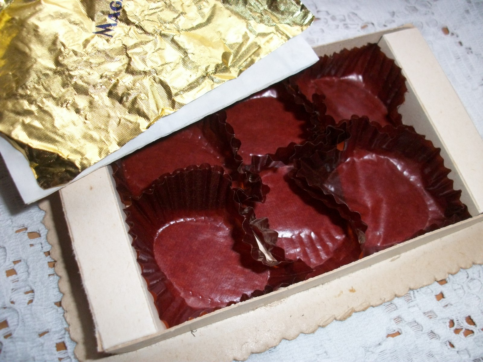 Vintage Maison: 1950s Christmas Chocolate Boxes