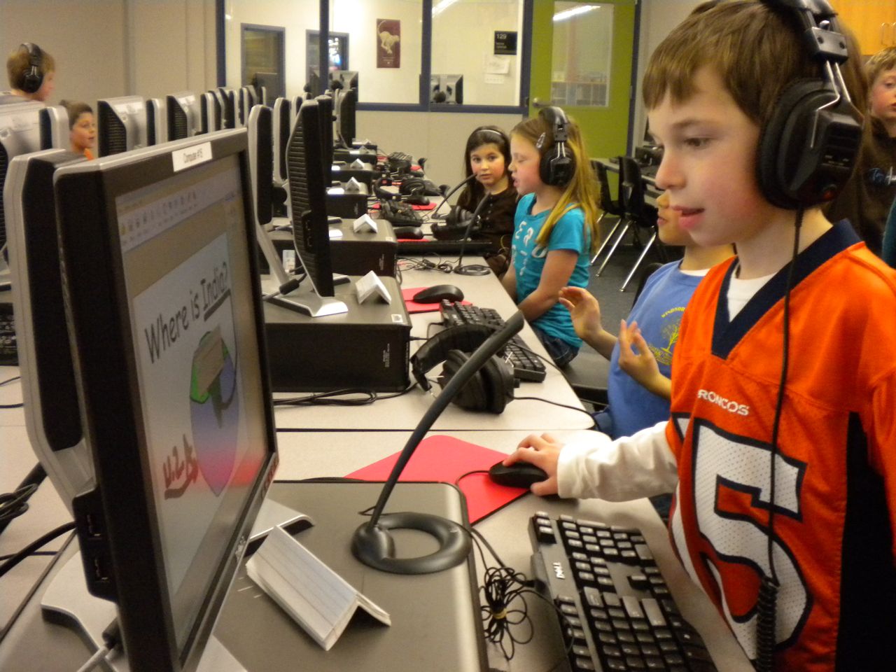 educational technology 2_pbl : Emphasizes learning activities