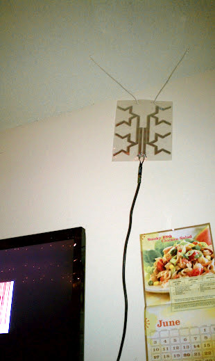 DIY Flexible Fractal Window HDTV Antenna