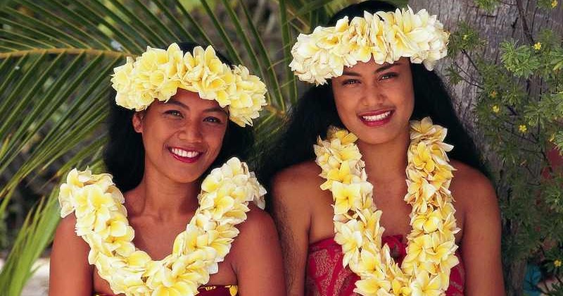 "S" obéit et "R" agit: Tiare Tahiti