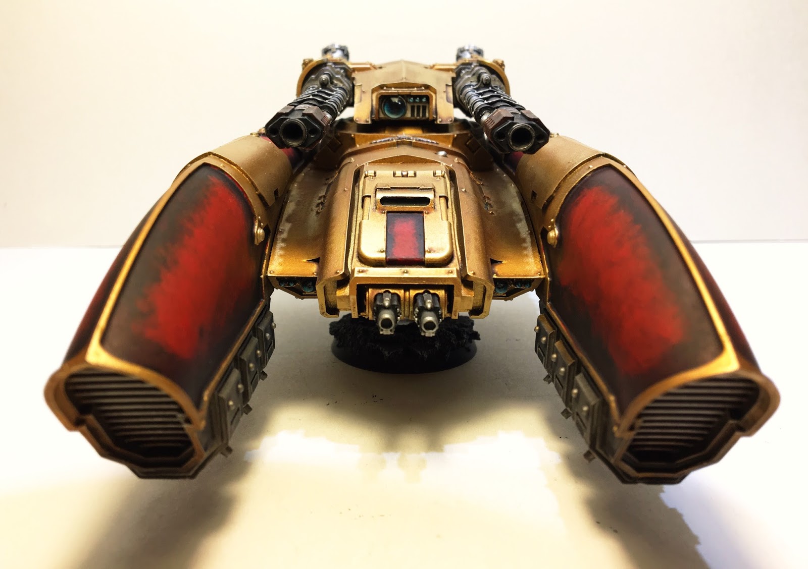 SCIFI WARGAMERS: Showcase: Adeptus Custodes Caladius Grav Tank.